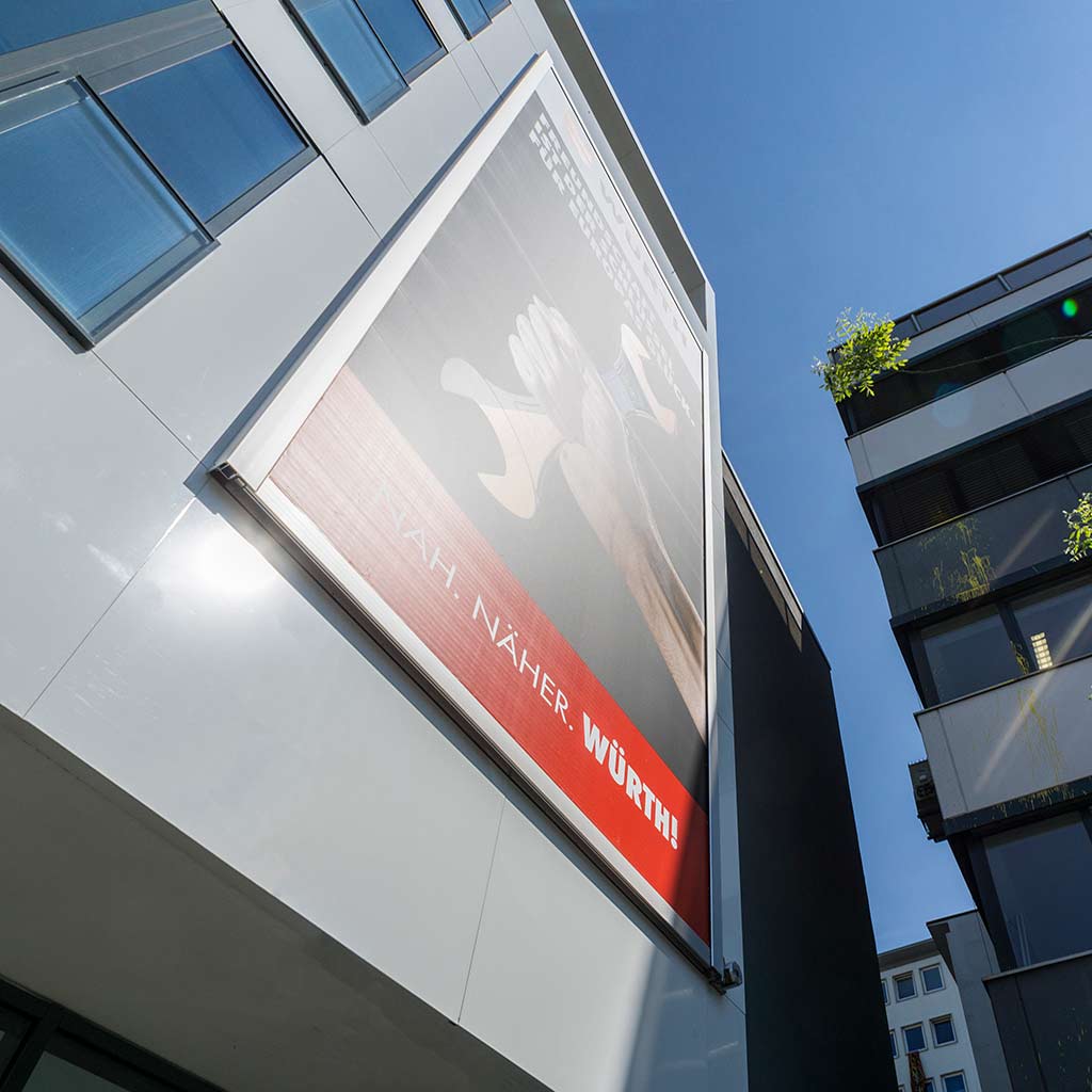 How to mount a banner on a facade or wall surface - COMVICO